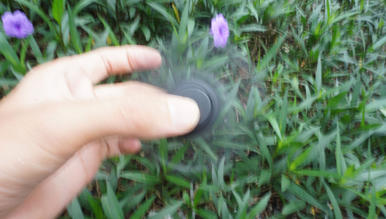 Con quay 3 cánh Fidget Spinner