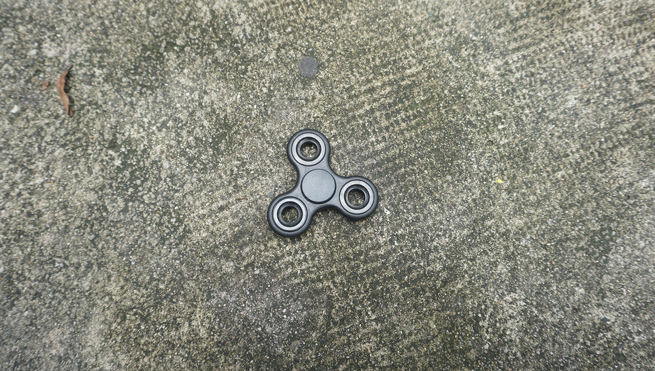 Con quay 3 cánh Fidget Spinner