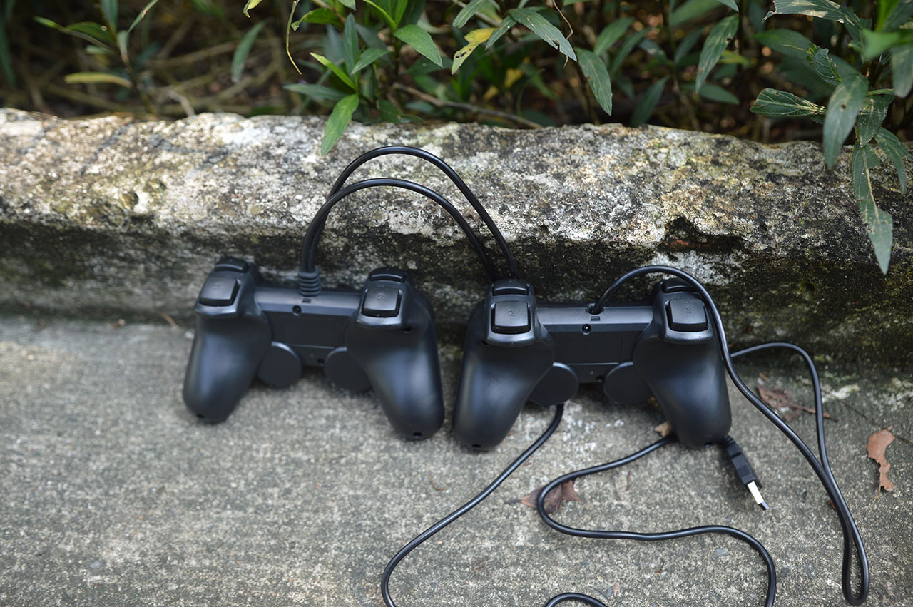 Tay game đôi KM88 có rung giá rẻ